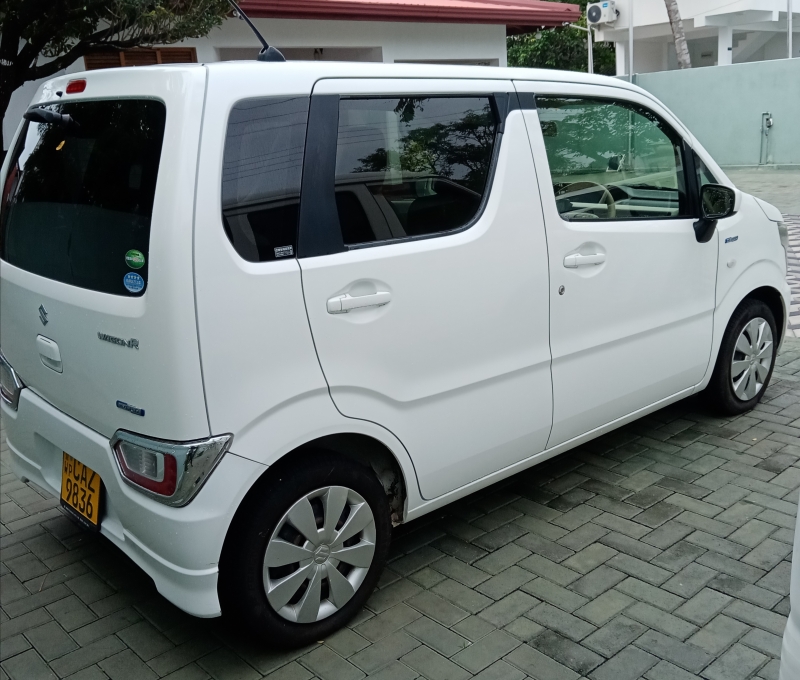 SUZUKI WAGON R FX (PEARL WHITE) - SUZUKI WAGON R FX (PEARL WHITE)